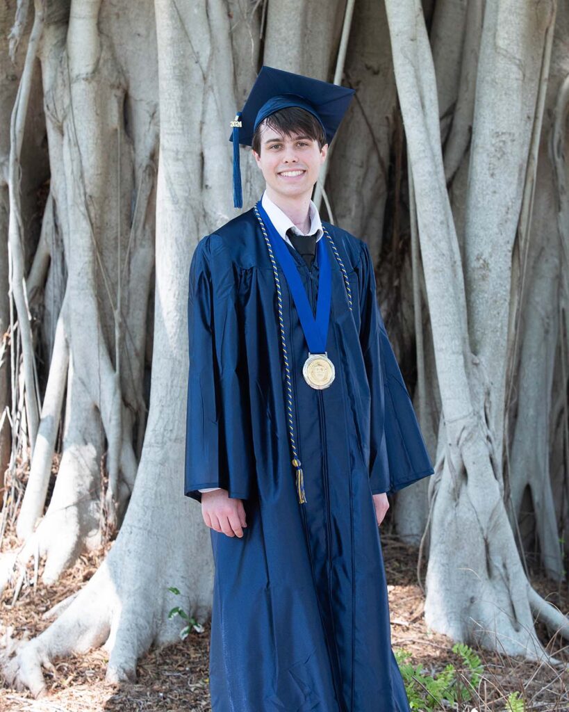 Outstanding Graduate Award | State College of Florida, Manatee - Sarasota